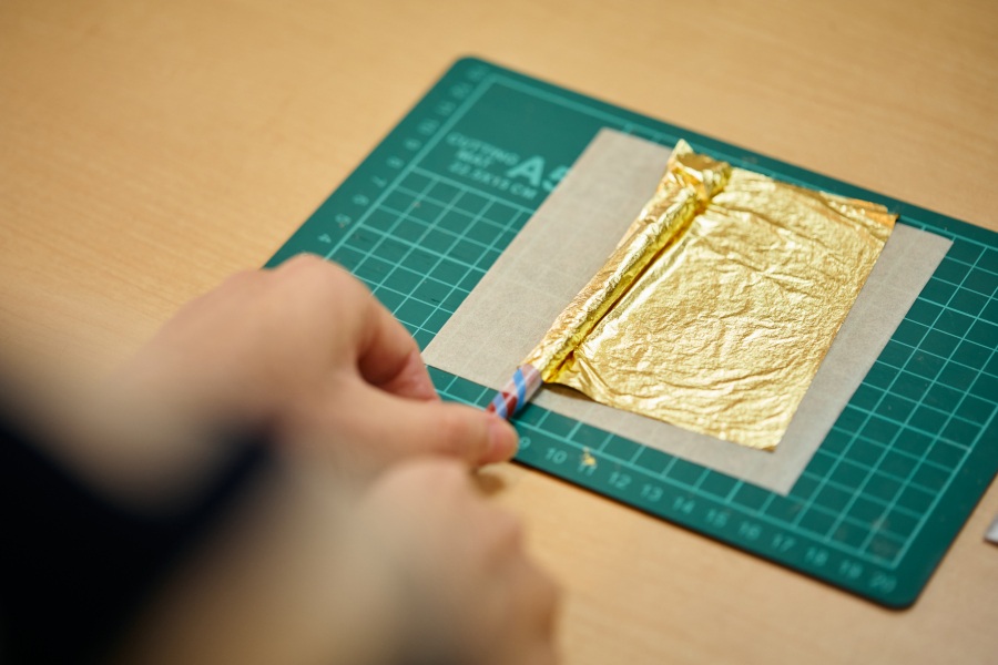 Gold leaf artisan Kenichi TERAMOTO, KANAZAWA EXPERT #10｜Trip Ideas ...